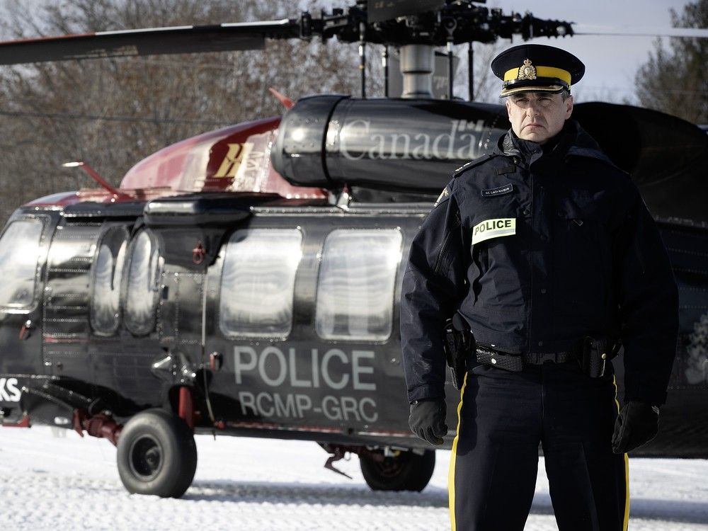 RCMP deploys Black Hawk helicopter to patrol U.S. border | Cornwall ...