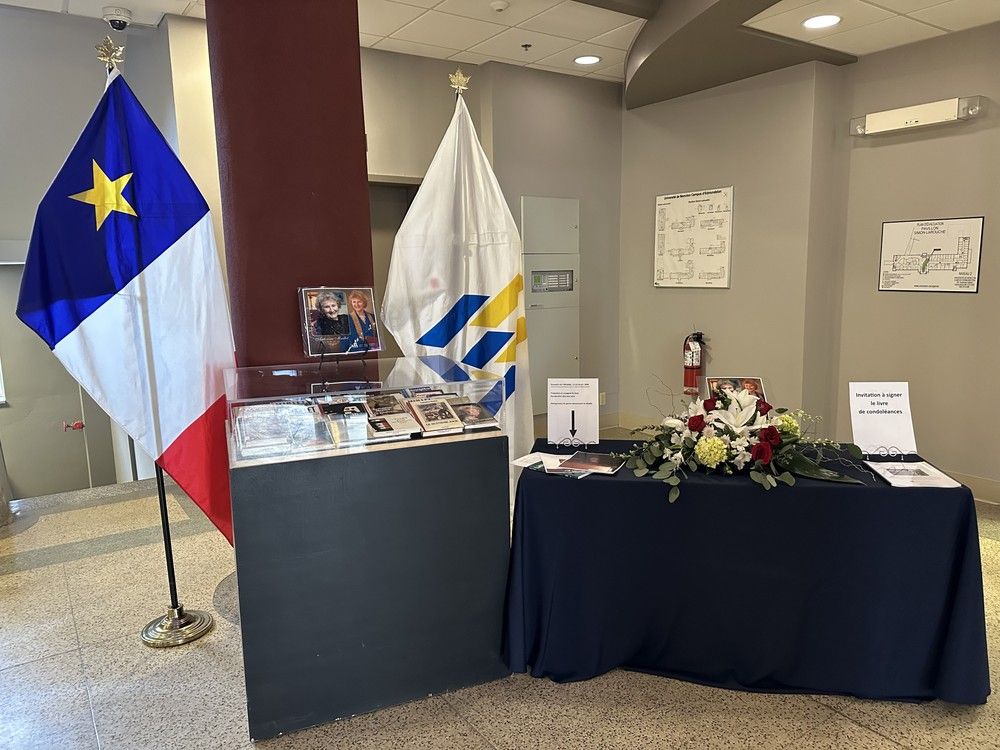 Antonine Maillet: tous sont invités à signer un livre de condoléances ...