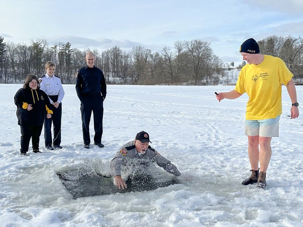 Police leaders take an icy plunge for Special Olympics Ontario ...