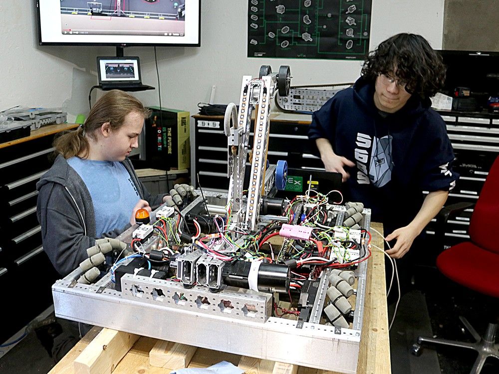 Robotics team ready to roar at first competition of year | Chatham ...