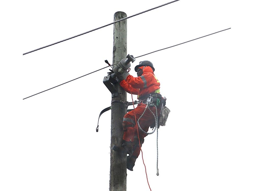 Cold, wet weather adds extra challenge to St. Clair's Powerline Rodeo ...