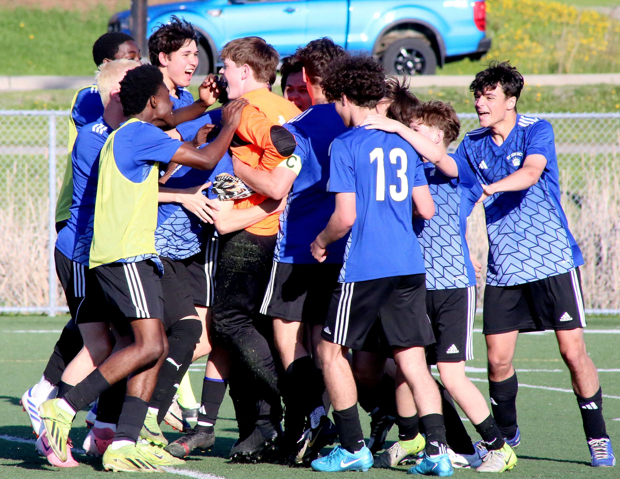 St. Benedict Bears deny Knights soccer sweep with buzzer-beater win ...