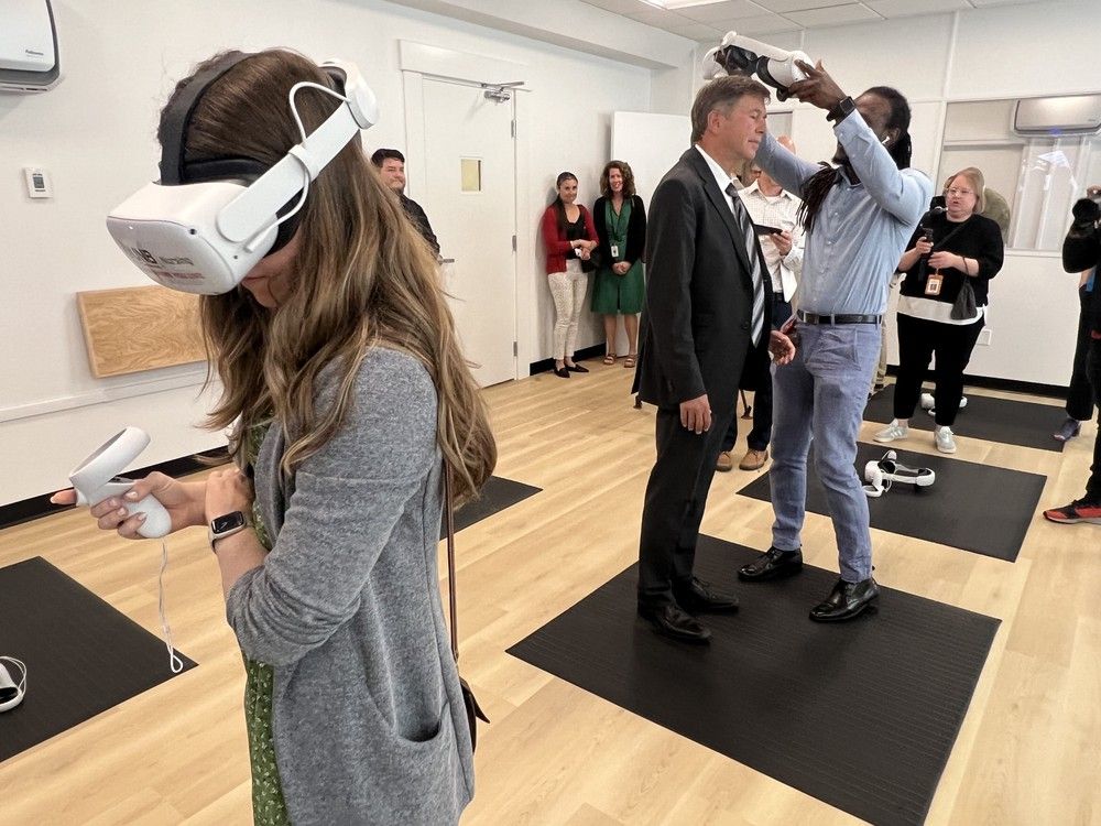 Nursing students to safely practice on fake patients with VR headsets ...