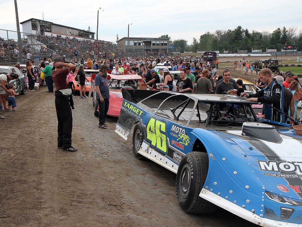 Mowat, Gregory and Cross capture Fan Appreciation Night wins - BVM Sports