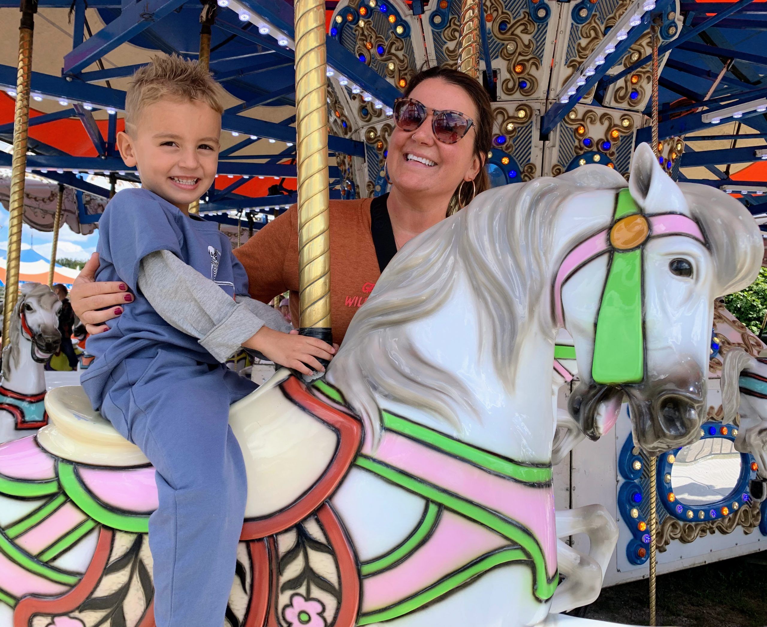 Paris fair remains a hit | Brantford Expositor