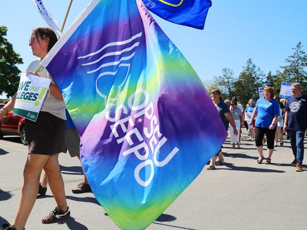 Ontario colleges' full-time support staff go on strike | Belleville ...