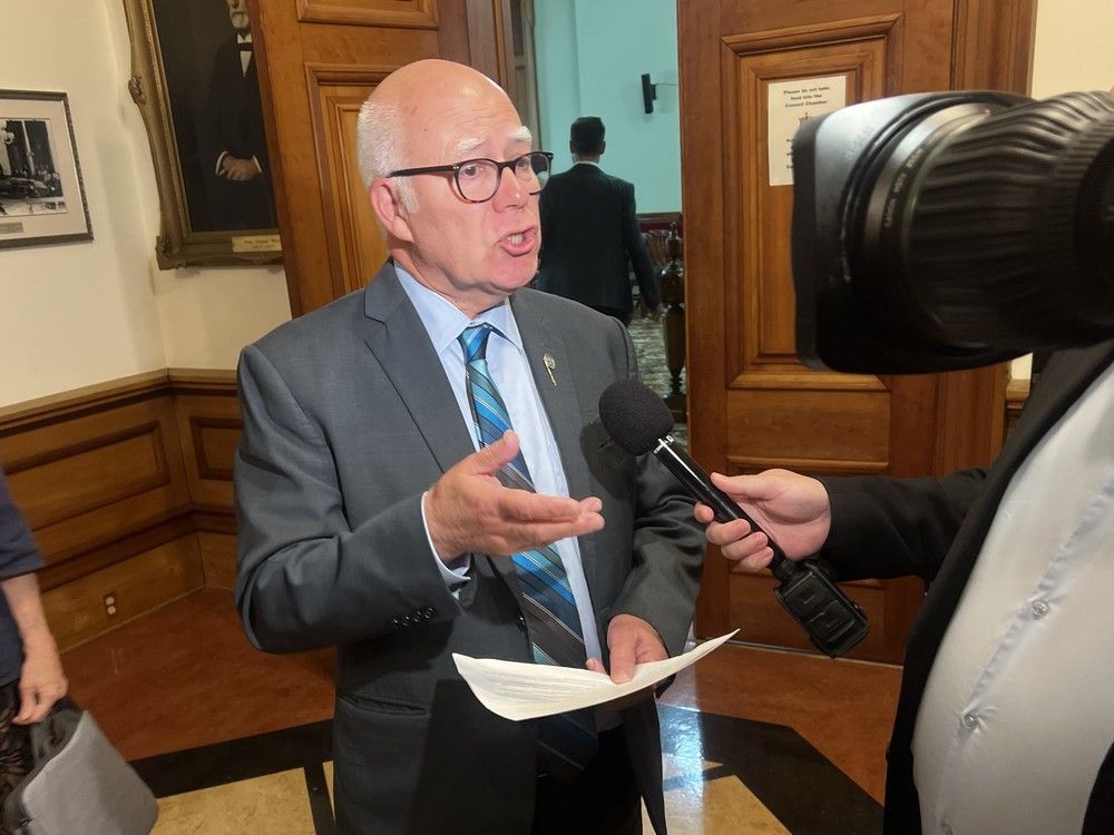 Environmental bill would even put a 'smelly farm' in trouble: critic ...