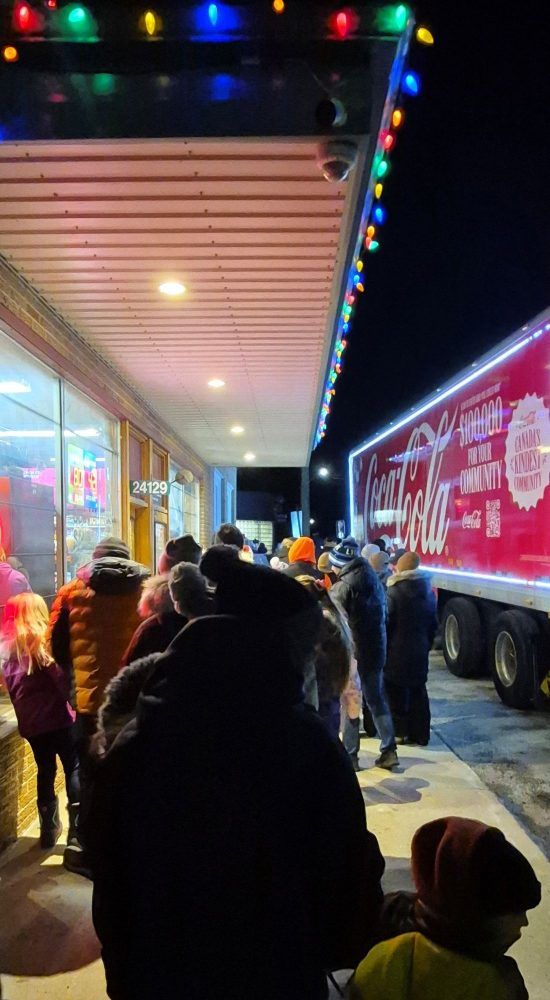 PHOTOS: Coca‑Cola Holiday Caravan swings through C-K | Chatham Daily News