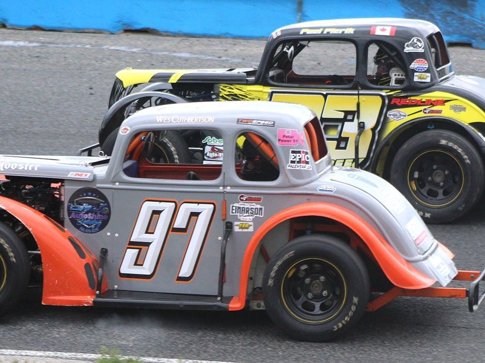 2026 Ontario Legend Car Series schedule rolls into the staging area ...