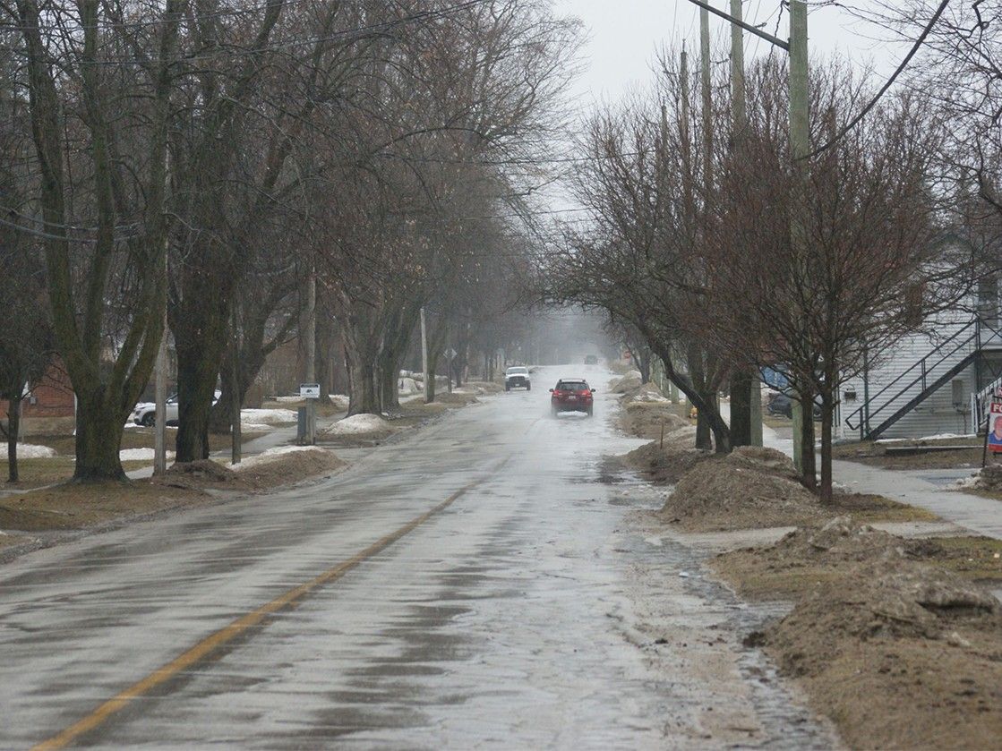 Owen Sound council debates options then defers 4th Ave. W. roadwork ...
