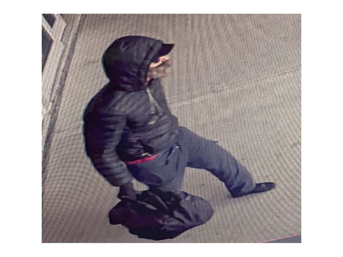 Police investigate armed robbery at mall jewelry store | Brantford ...