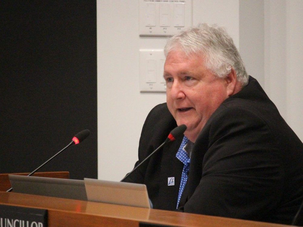 St. Clair Township mayor wants flashing lights at Highway 40 corner ...