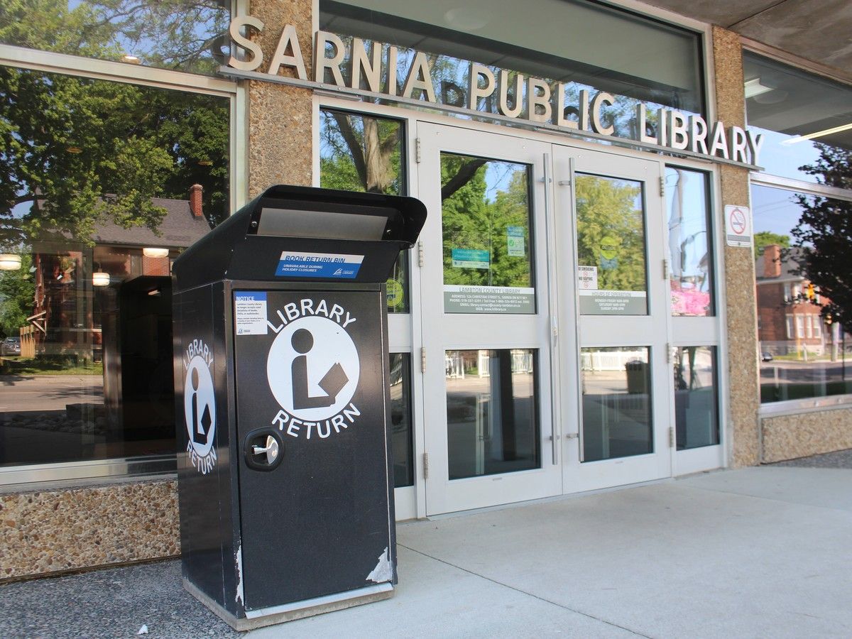 Stones 'N Bones Museum to donate collection to Lambton County | The ...
