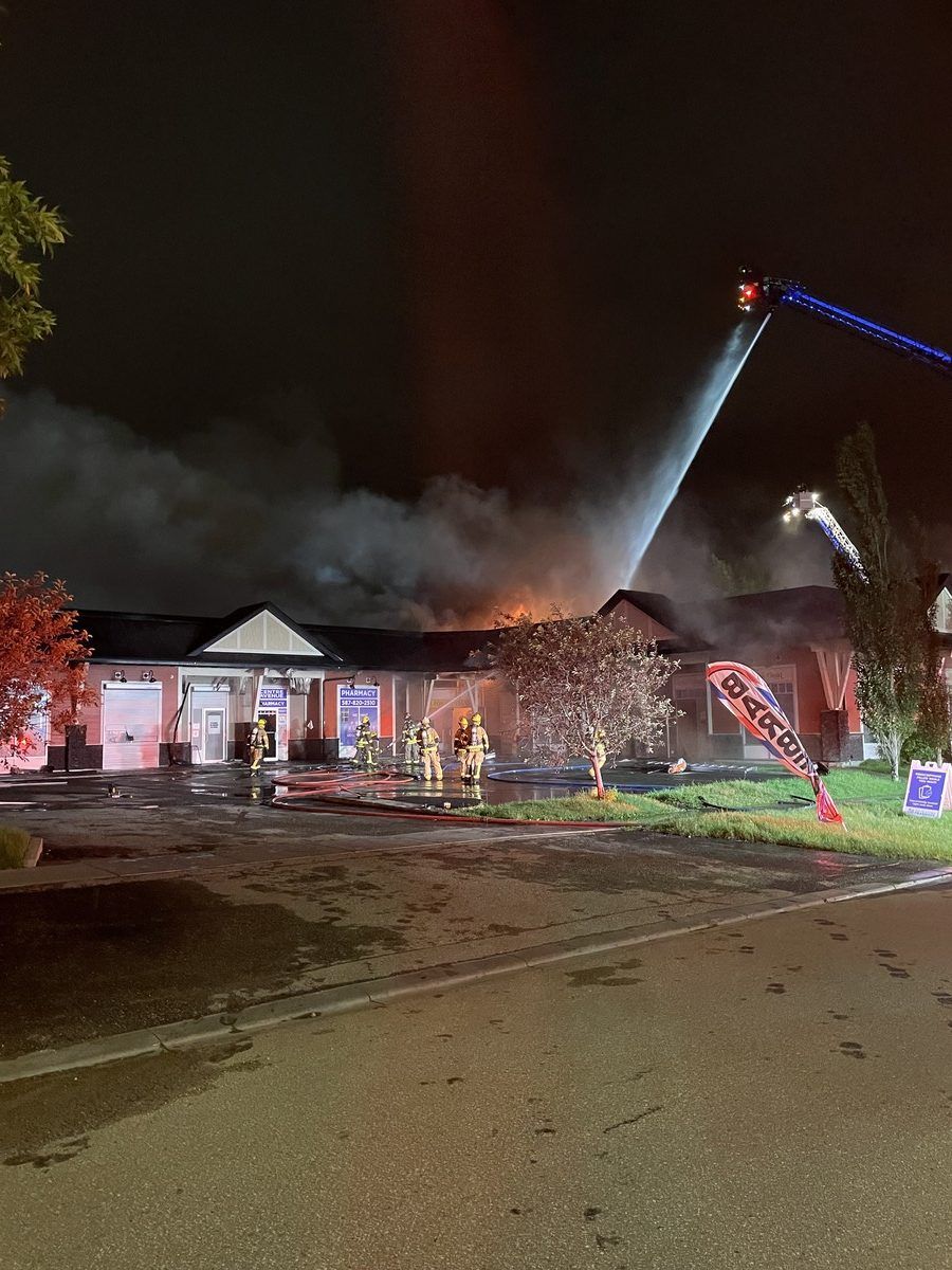 Overnight fire at Airdrie strip mall under control | Airdrie Echo