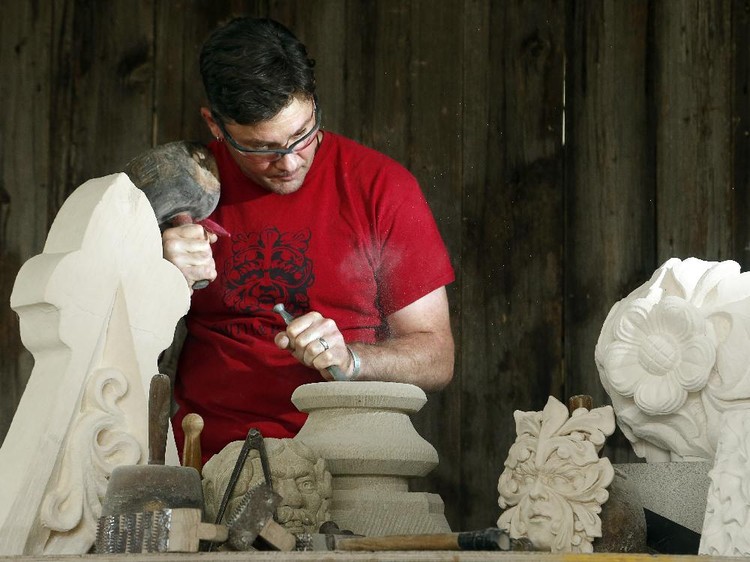 Photos: Stonemasons at work | Ottawa Citizen