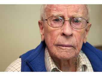 Former Flying Officer Doug Gordon talks about his D-Day experiences ...