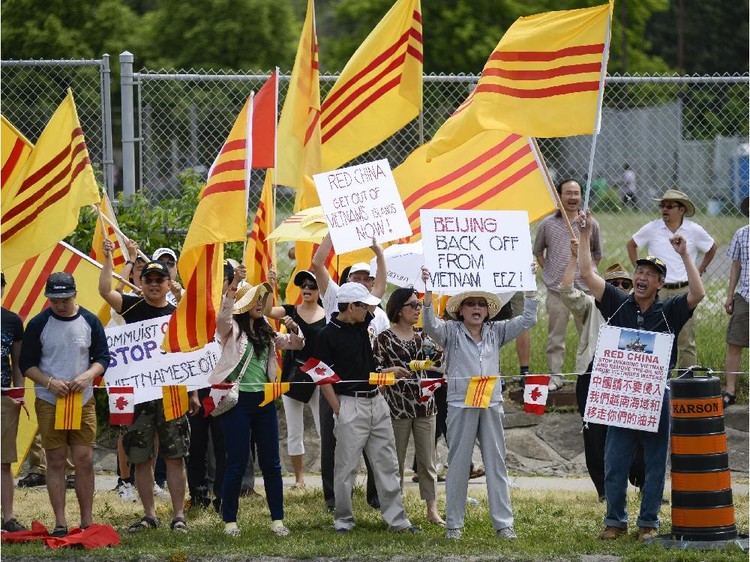 Photos: Vietnamese community protest | Ottawa Citizen