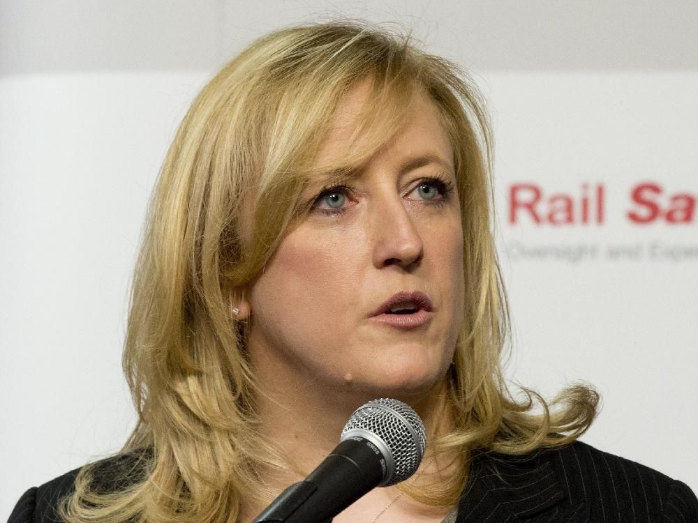 Lisa Raitt to get surgery for ‘growth’ on ovaries | Ottawa Citizen