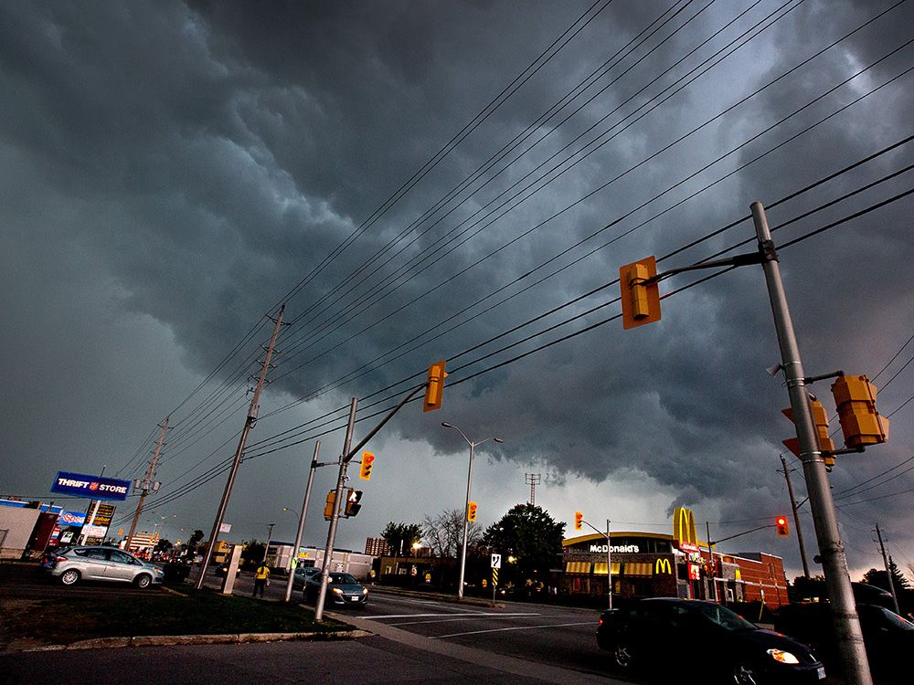 Photos: Thunderstorm causes havoc in city | Ottawa Citizen