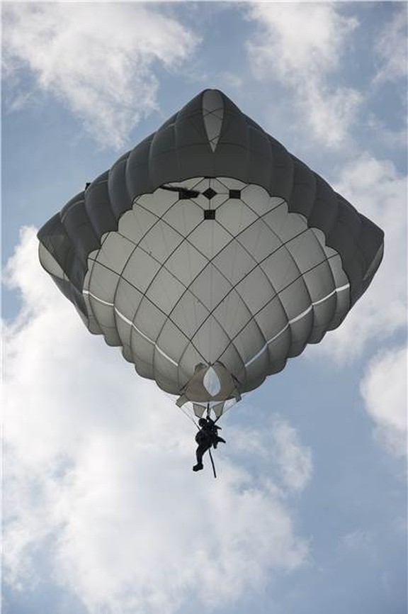 Photos: Canadian soldiers parachute from Blackhawk helicopter | Ottawa ...