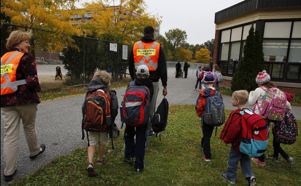 Walking-to-school bus offered at 8 Ottawa schools (with video) | Ottawa ...