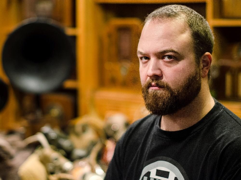 Artists lock horns over restaurant's antler sculpture | Ottawa Citizen