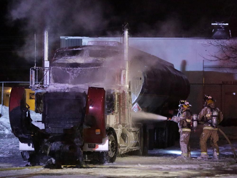 Fire breaks out in cab of fuel tanker on Merivale | Ottawa Citizen