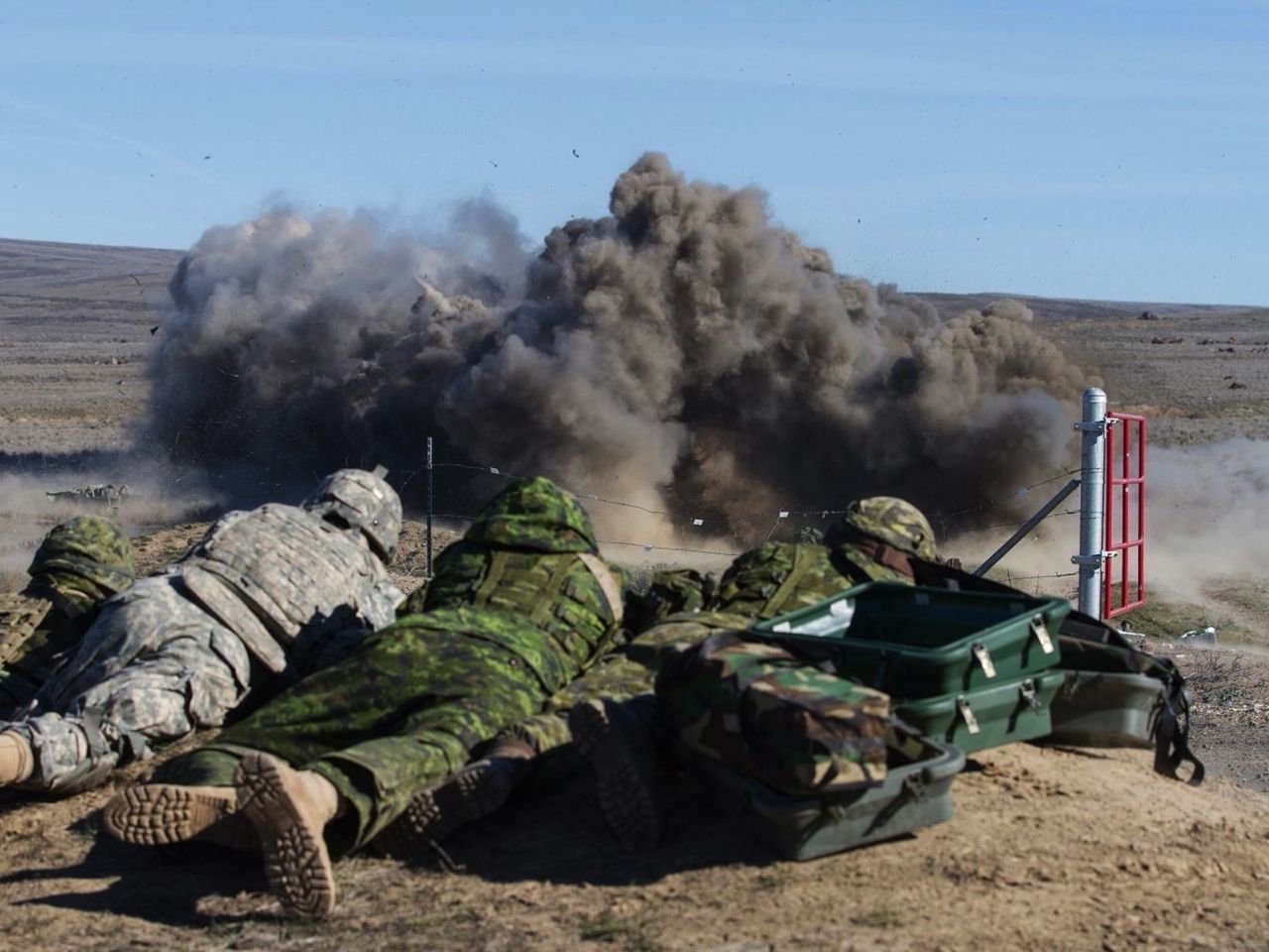 Canadian and U.S. Army sappers blowing up things real good | Ottawa Citizen