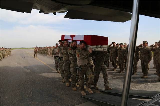 Photos from Iraq: Ramp ceremony for Canadian special forces Sgt. Andrew ...
