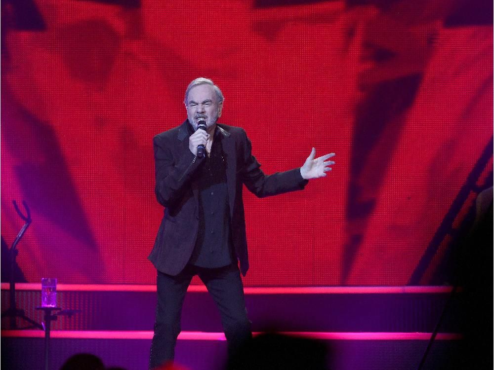 Concert Review: Back after seven years, Neil Diamond delivers again, at ...