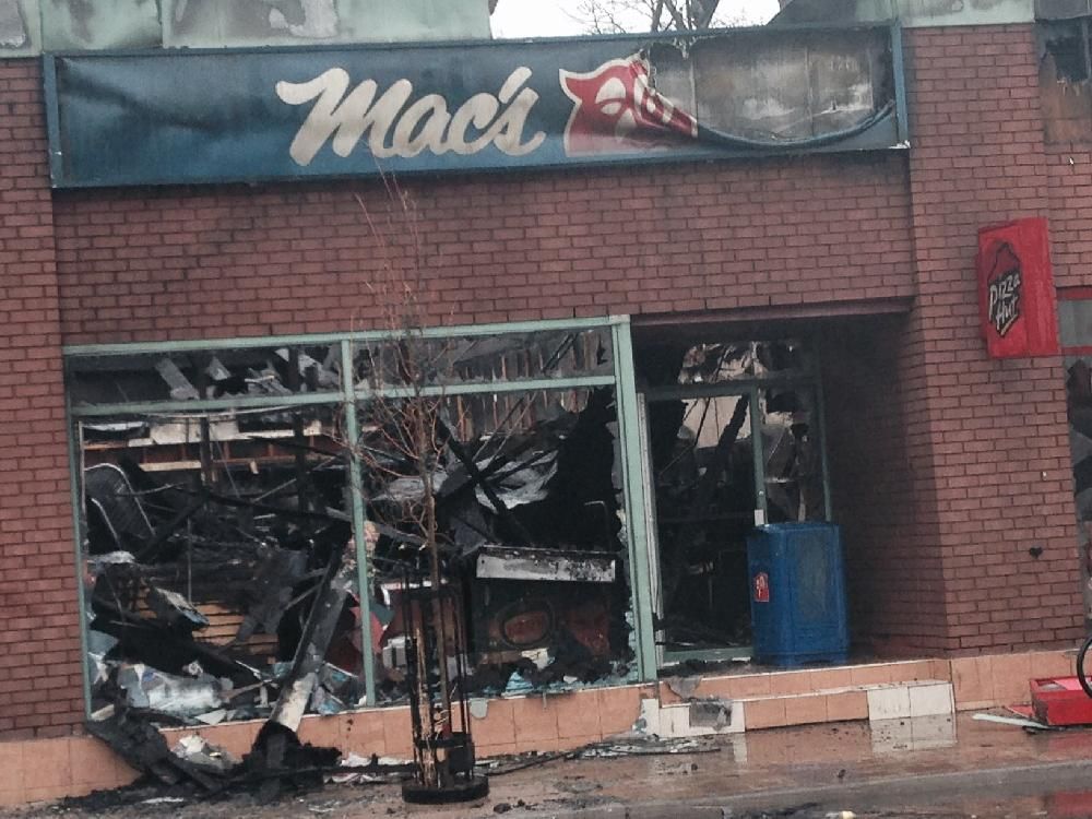 Photos: Updated gallery of Glebe fire, April 9-10 2015 | Ottawa Citizen