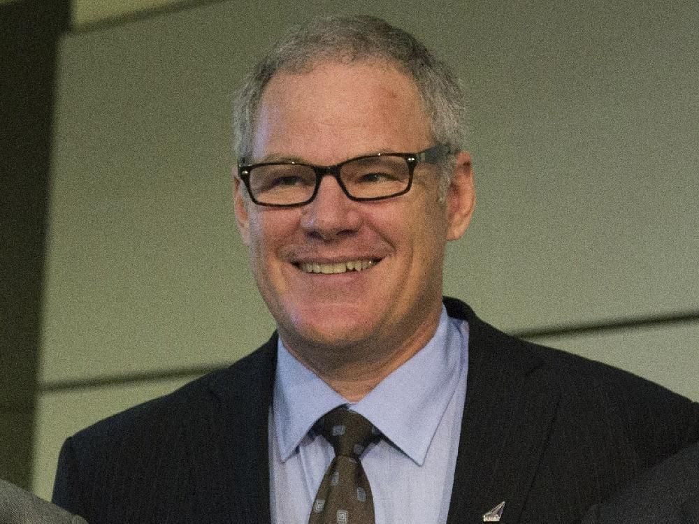 Chianello: Airport sign skirmish takes flight | Ottawa Citizen