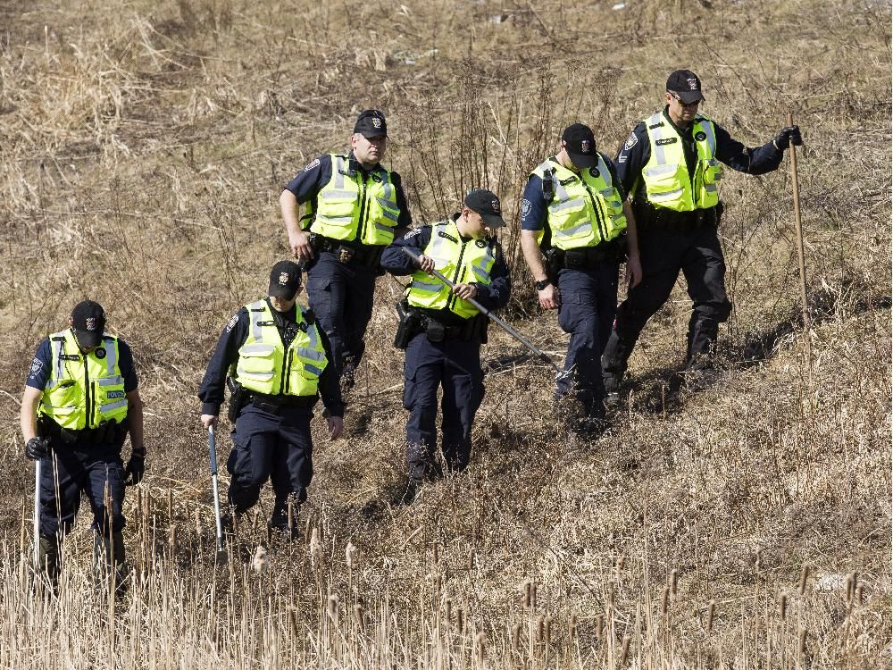 Police recover items 'of interest' in search along Hunt Club Road for ...