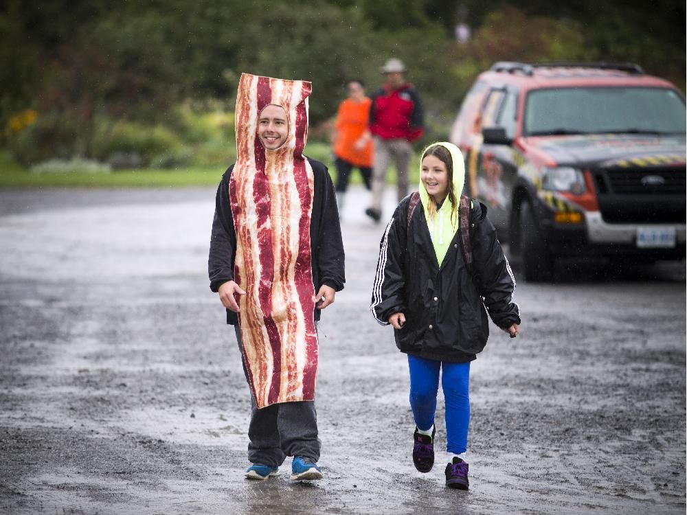Bacon lovers chase away rain at Baconpalooza | Ottawa Citizen