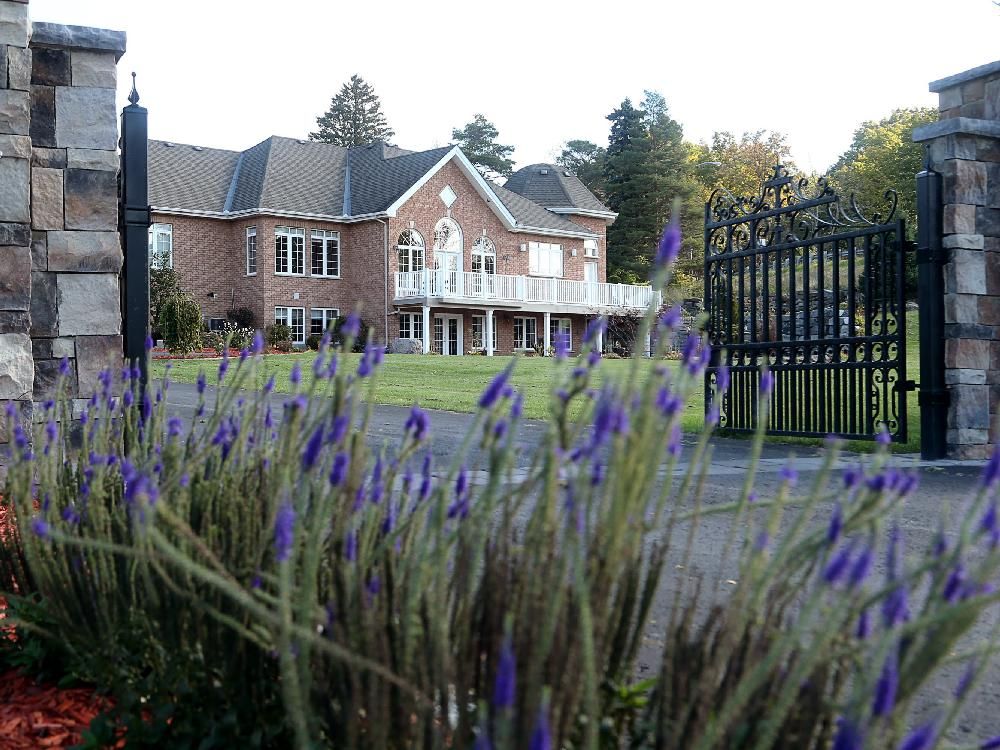 Homes for the Holidays: Tour launches with sneak peek at mansion ...