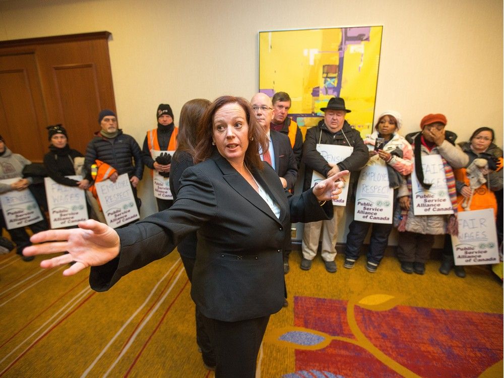 MPP Lisa MacLeod supports locked out Rideau Carleton Raceway slot ...