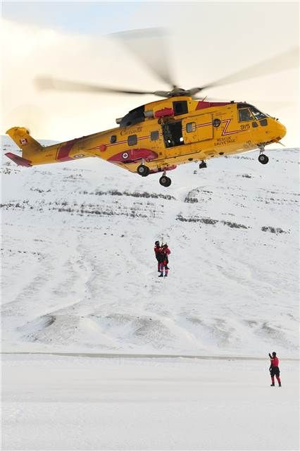 Members of RCAF search and rescue squadron conduct training exercise in ...