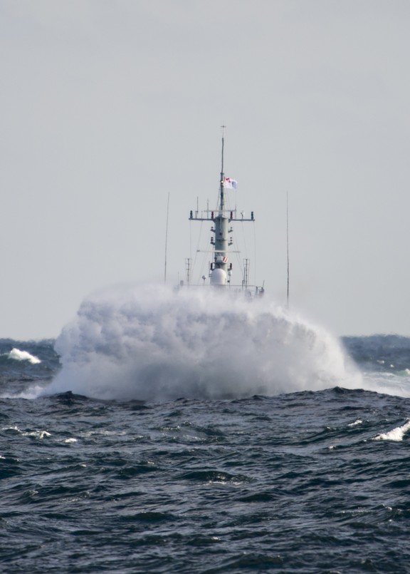 Photos: HMCS Summerside and rough seas en route to Op Carribe | Ottawa ...