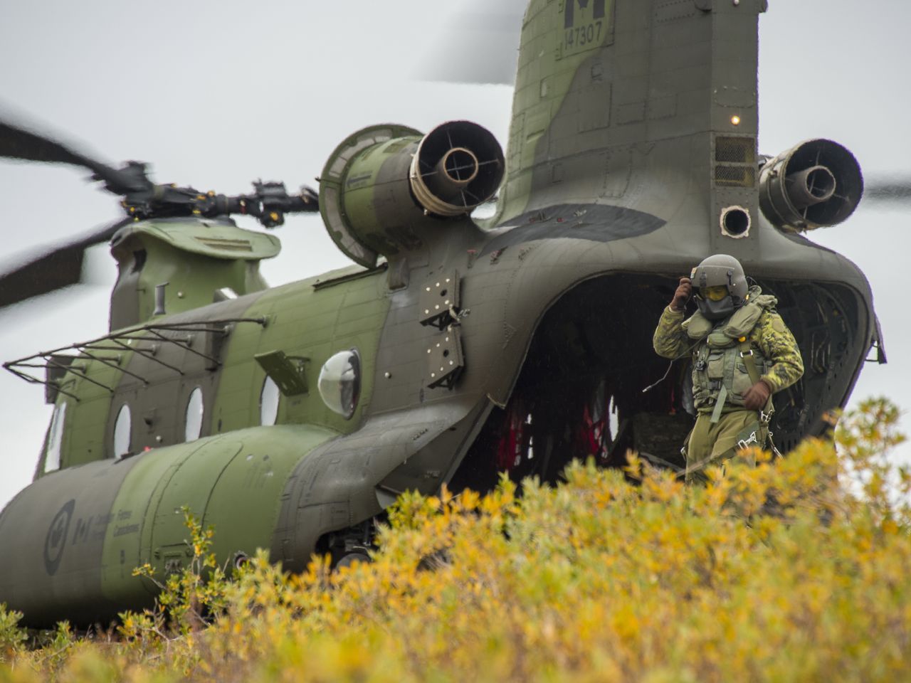 Photos: Petawawa Chinooks in operation in the Yukon | Ottawa Citizen