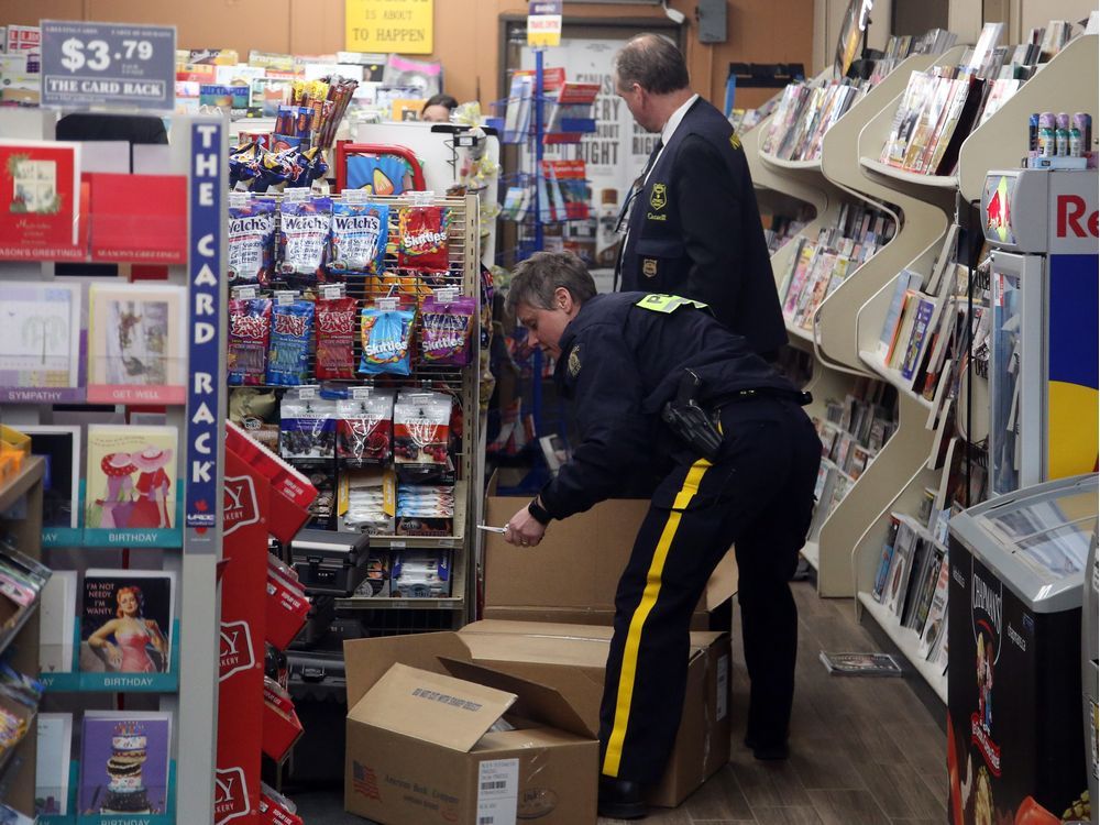 RCMP, tax agents raid Glebe Smoke Shop | Ottawa Citizen