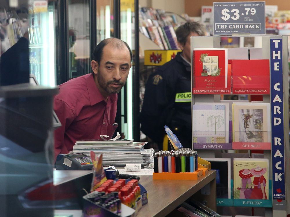 RCMP, tax agents raid Glebe Smoke Shop | Ottawa Citizen