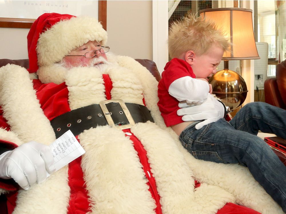 Photos: Santa visits Ronald McDonald House | Ottawa Citizen