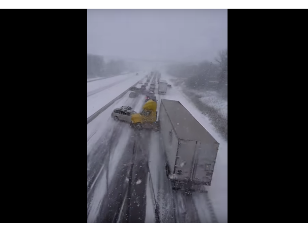 Massive pileup on Highway 401 near Oshawa caught on video | Ottawa Citizen