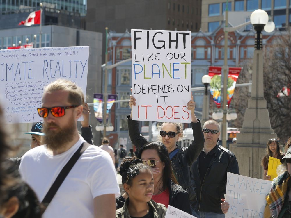 Ottawa Climate March attracts thin but enthusiastic crowd | Ottawa Citizen