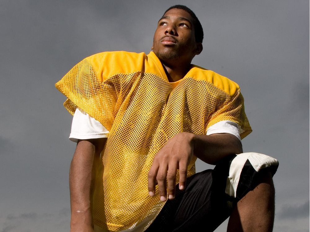 Ashton Dickson: Much more than just a star football player | Ottawa Citizen