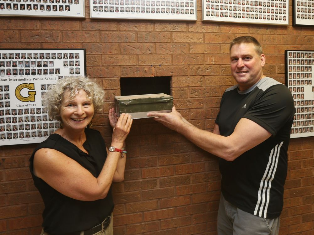 Time capsule: Students guess what's in the secret box hidden for 40 ...