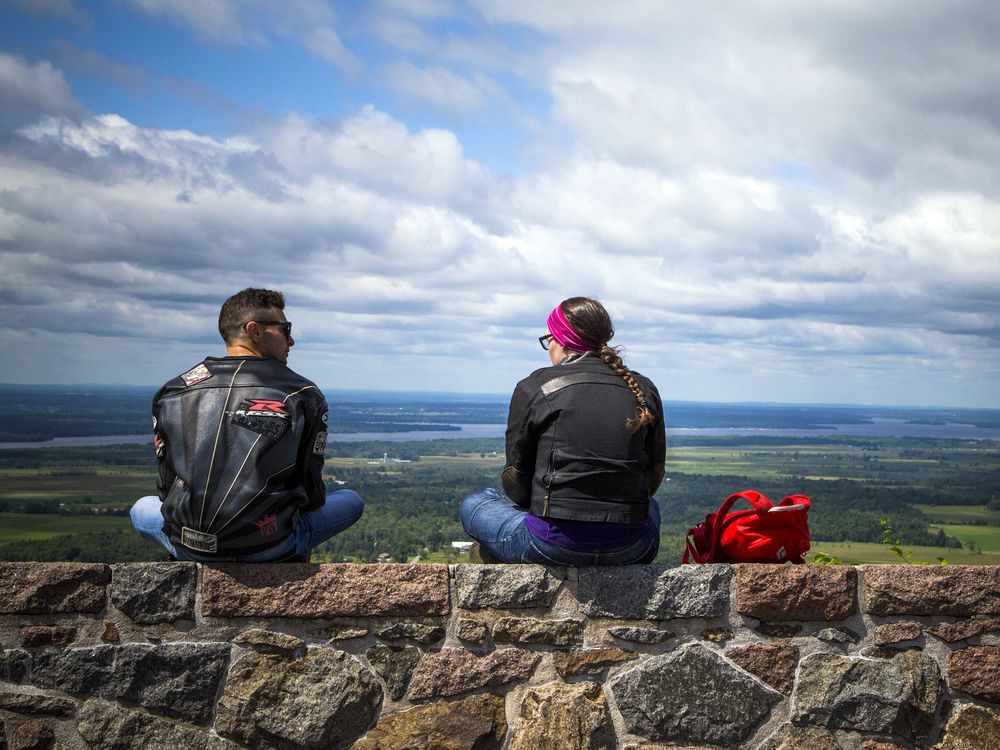 Photo Gallery: Sunday at the Champlain Lookout | Ottawa Citizen