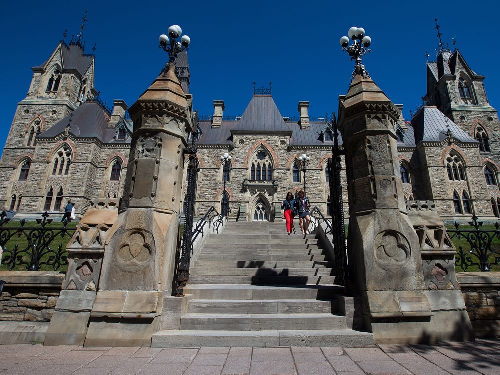 Photos: Sneak peek at the move of the House of Commons to its new ...