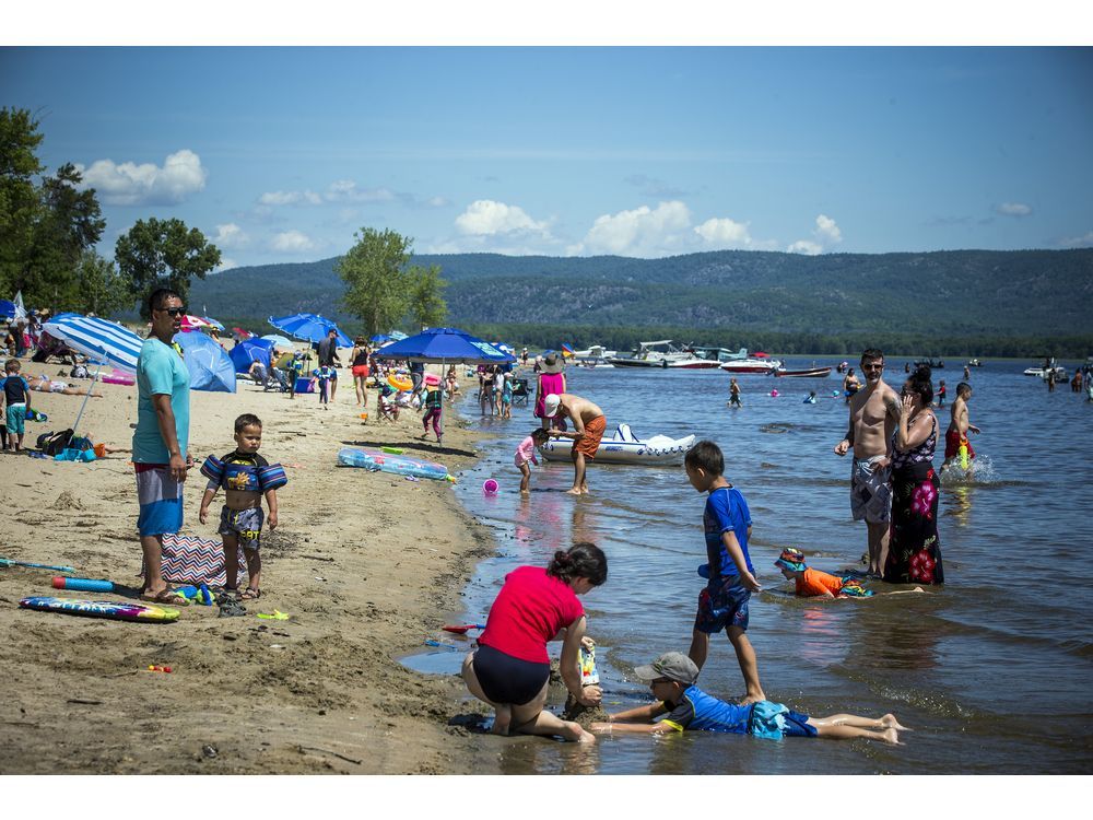 Constance Bay grapples with beach-goers | Ottawa Citizen