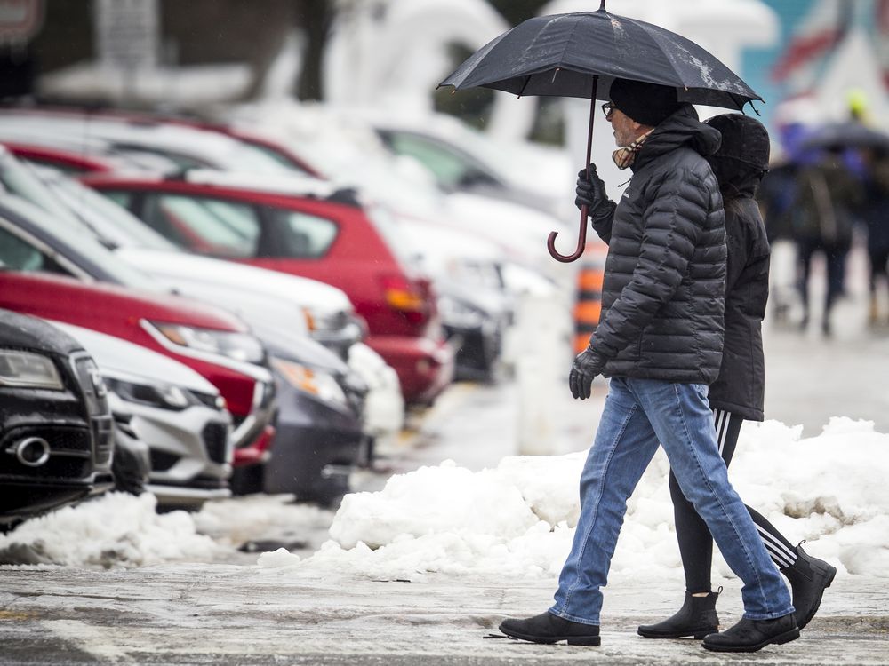 Weather: Fog clears but risk of flurries, freezing drizzle in the ...